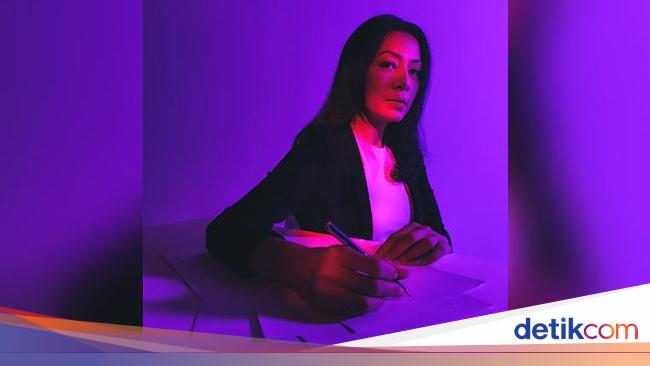 Dari Penyanyi Jadi Penulis, Sosok Inspiratif Dee Lestari Si Serba Bisa