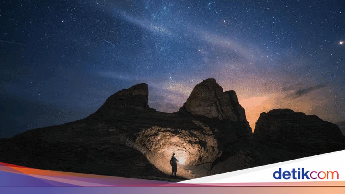 Daftar Fenomena Astronomi April 2025: Pink Moon-Hujan Meteor Lyrid