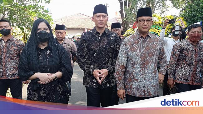 Sampaikan Dukacita, AHY dan Anies Melayat ke Rumah Duka Hermanto Dardak Sampaikan Dukacita, AHY dan Anies Melayat ke Rumah Duka Hermanto Dardak