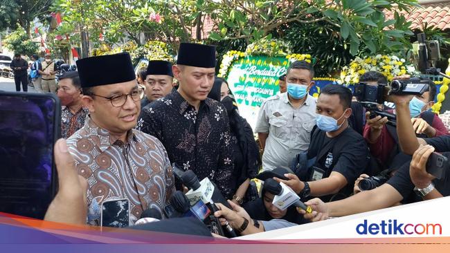 AHY dan Anies Melayat ke Rumah Duka Ayah Emil Dardak AHY dan Anies Melayat ke Rumah Duka Ayah Emil Dardak