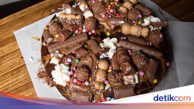 Awas Diabetes! Bakery Ini Tawarkan Donat Jumbo 10 Ribu Kalori
