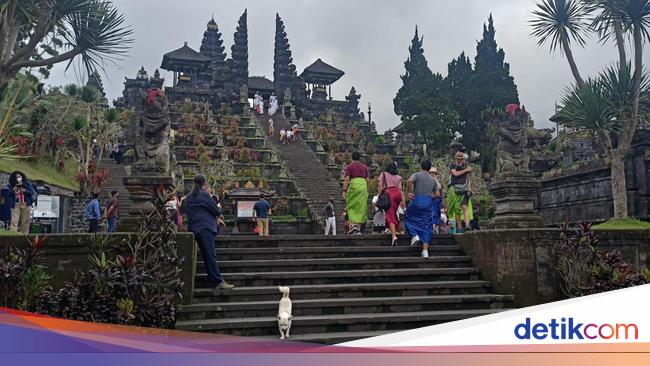 Pengumuman! Tiket Masuk Pura Besakih Bakal Naik untuk Wisman