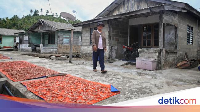 Meski Biaya Kuliah Mahal, Nelayan Ini Mampu Kuliahkan Anak hingga S2