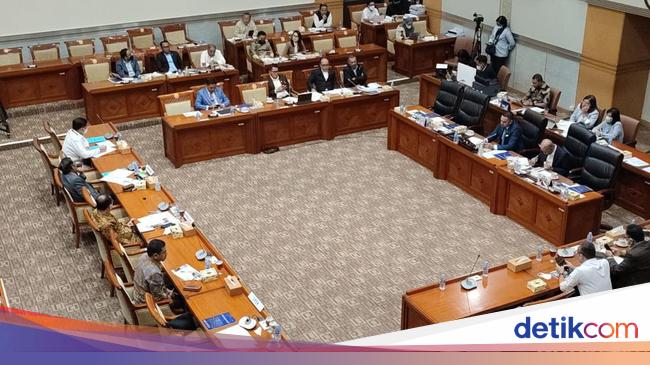 Demokrat Usul Kapolri Dinonaktifkan, PDIP Tak Setuju! Demokrat Usul Kapolri Dinonaktifkan, PDIP Tak Setuju!