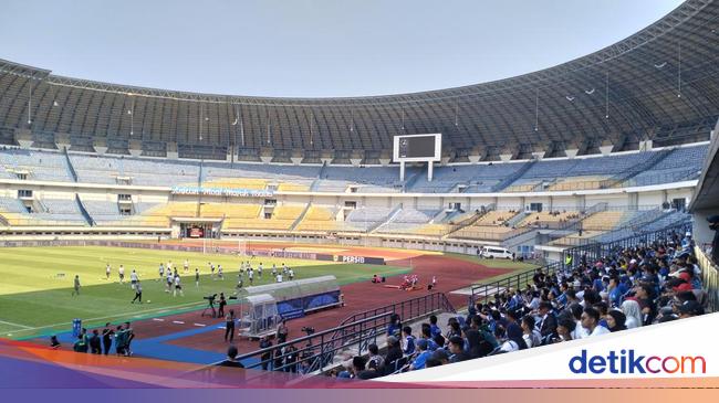 Jejak Dada Rosada di Stadion GBLA