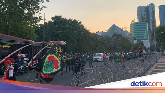 Pemprov Jatim Siap Susun Pergub Cegah Aplikator Nakal, Massa Driver Ojol Bubar