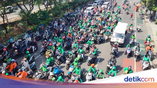 Ribuan Ojol Surabaya Demo dan Matikan Aplikasi, Waspada Macet di Sini!