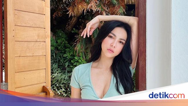 Wanida Termthanaporn Artis Sensual Langganan Adegan Erotis