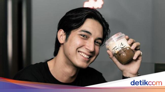 Junior Roberts, Aktor Tampan yang Punya Bisnis Kopi Susu dan Sate Taichan