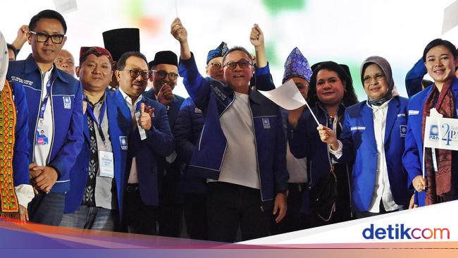 Momen Zulkifli Hasan Buka Rakernas PAN Momen Zulkifli Hasan Buka Rakernas PAN
