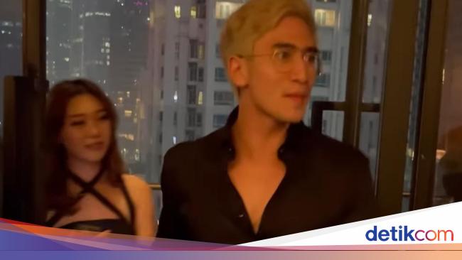 Livy Renata Bocorkan Kelebihan Verrell Bramasta