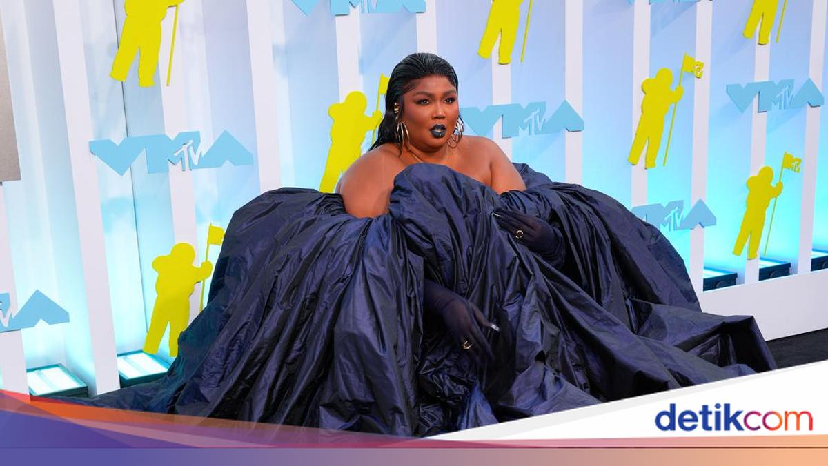 7 Artis Berbusana Terbaik di MTV VMA 2022, Blackpink Hingga Lizzo