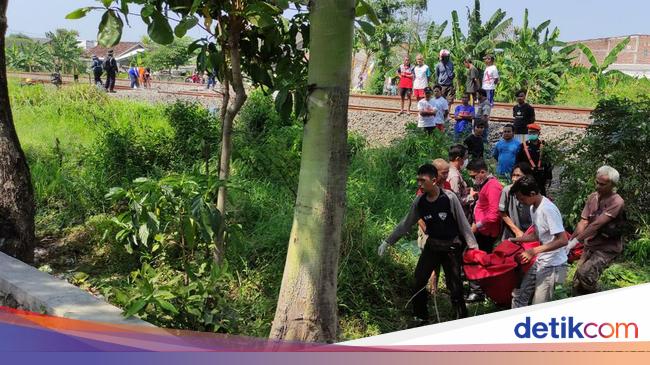 Innalillahi! Warga Semarang Tewas Tertabrak KA Saat Seberangi Rel