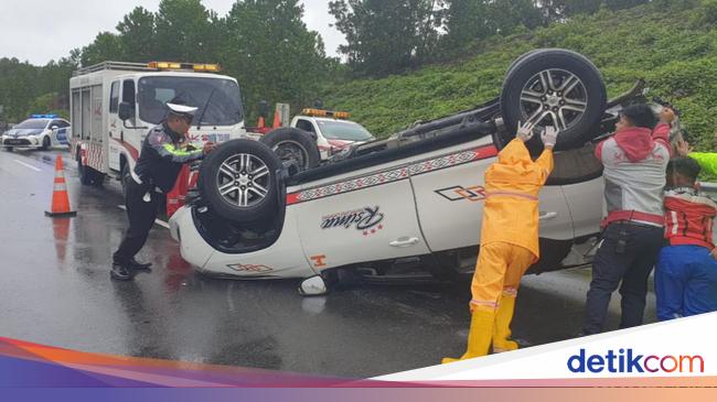 Fortuner Terbalik di Tol Pekanbaru-Dumai, Begini Kondisi Para Korban