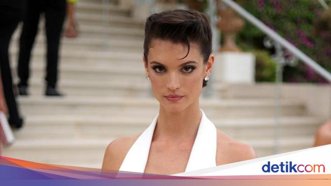 6 Fakta Model Charlbi Dean yang Meninggal Mendadak