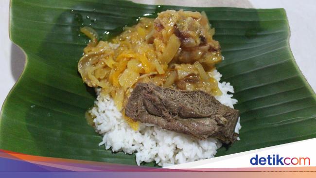 Mampir ke Warung Nasi Kikil Kesukaan Gus Dur di Jombang