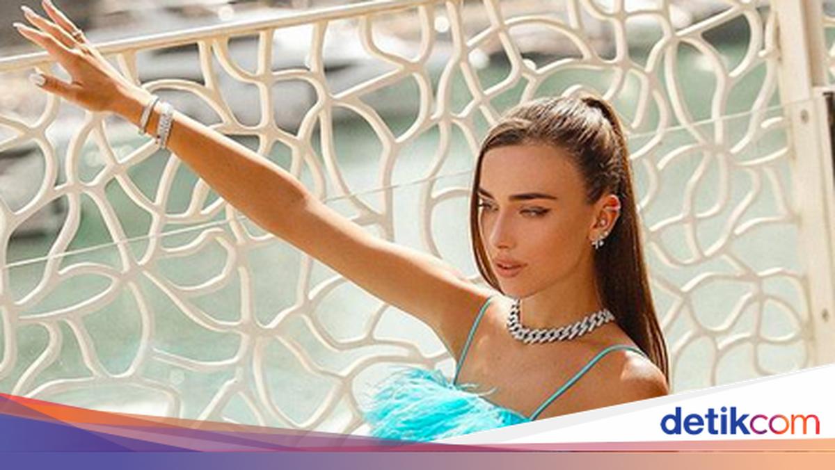7 Potret Model Seksi Ukraina yang Diisukan Pacar Baru Leonardo DiCaprio