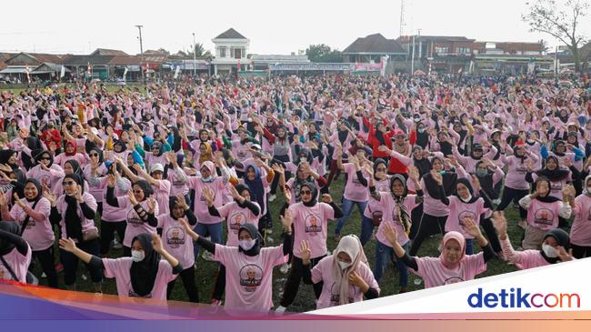 Dukung Ganjar Maju Pilpres, Relawan di Sumsel Gelar Zumba-Color Run