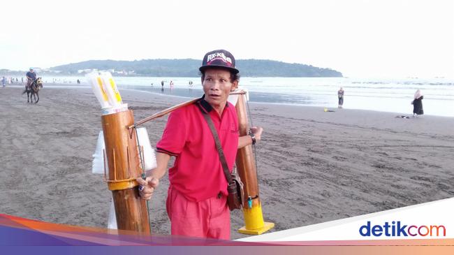 Kisah Ki Uhuy, Penjual Minuman Tradisional di Pantai Pangandaran