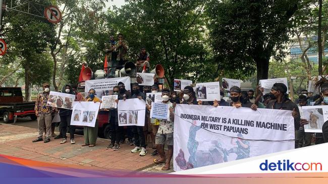 Mahasiswa Papua Demo di Komnas HAM Minta Usut Tuntas Mutilasi Mimika Mahasiswa Papua Demo di Komnas HAM Minta Usut Tuntas Mutilasi Mimika
