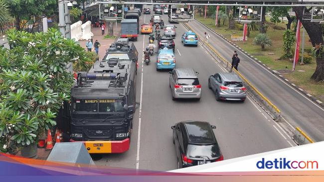 Jelang Demo BBM, Lalu Lintas di Patung Kuda ke Istana Dibuka Normal