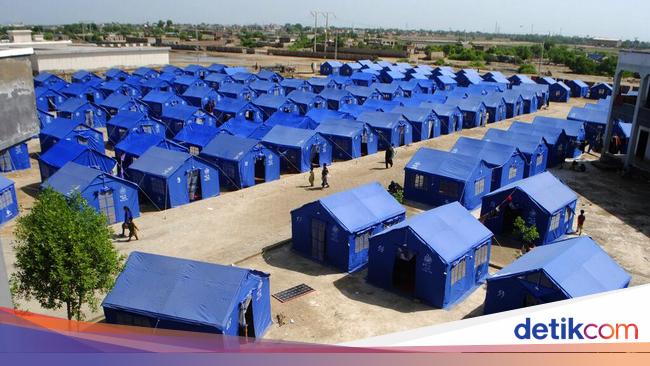 Penampakan Ratusan Tenda Biru untuk Pengungsi Banjir Pakistan