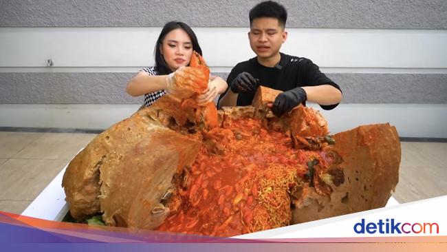 Mantap! 10 Bakso Jumbo Isi Keju Lumer hingga Kepiting Mercon