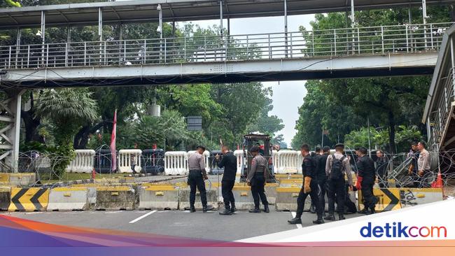 Demo BBM di Patung Kuda, Jalan ke Istana Ditutup Pukul 10.00 WIB