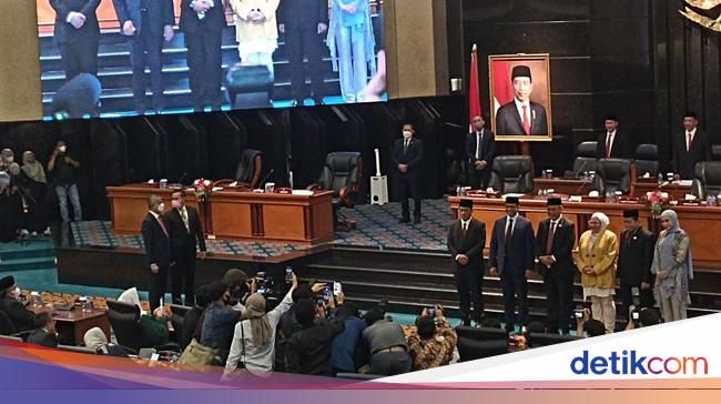 DPRD DKI Resmi Umumkan Usulan Pemberhentian Anies sebagai Gubernur DPRD DKI Resmi Umumkan Usulan Pemberhentian Anies sebagai Gubernur