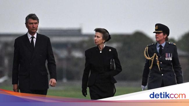 9 Pesona Putri Anne saat Muda, Kini Jadi Penjaga Peti Ratu Elizabeth II