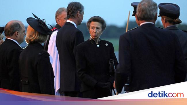 Putri Anne: Putri Tunggal Ratu Elizabeth, Tetap Tangguh Meski Berduka