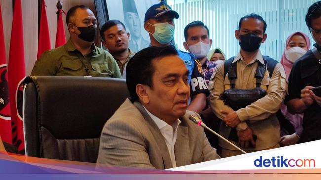 Effendi Simbolon Jelaskan Maksud Sebut TNI Seperti Gerombolan Effendi Simbolon Jelaskan Maksud Sebut TNI Seperti Gerombolan