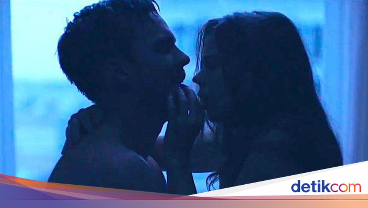 6 Film Romantis Dewasa di Netflix untuk Pasutri Saat Valentine