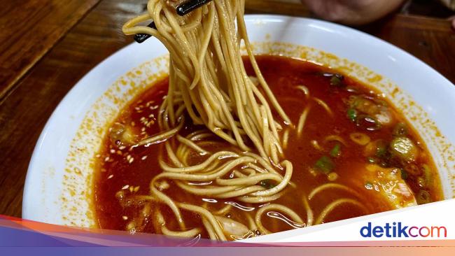 Roji Ramen: Sluurp! Nikmatnya Sengatan Pedas Hotto Ramen ala Pasar Ikan ...