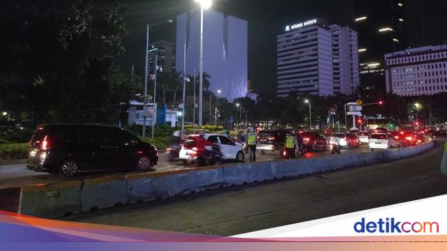Jalan Medan Merdeka Barat Dibuka Pascademo di Patung Kuda, Lalin Normal