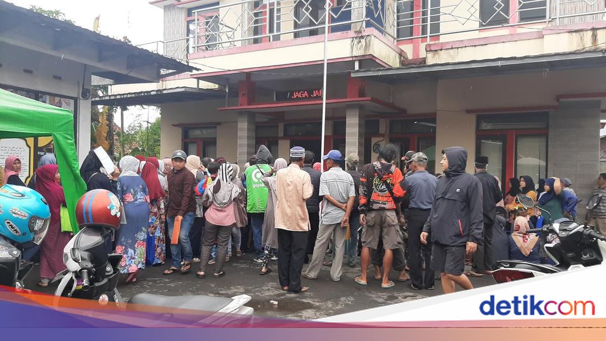 Warga Tasik Antre Berjam-jam Tunggu Dibagi BLT BBM, Ai: Pegal Pak!