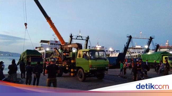 Truk Nyemplung di Gilimanuk Akhirnya Berhasil Dievakuasi