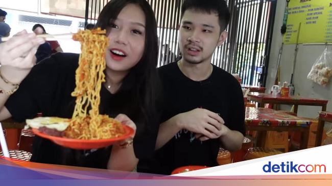 Sisca Kohl Makan Indomie Abang Adek 100 Cabe, Netizen: Tetap Slay