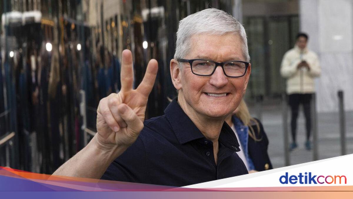 Foto: Deretan Gaya Tim Cook, Selera Baju Kasual Meski Gaji 'Sultan'