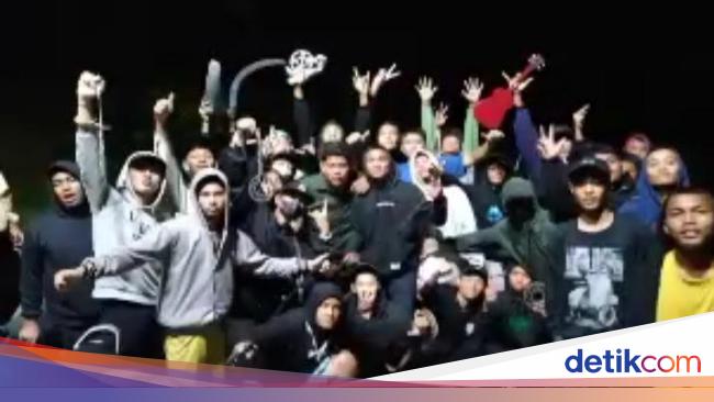 Ingin Viral Jadi Alasan Belasan Remaja Ini Bikin Video Bawa Sajam