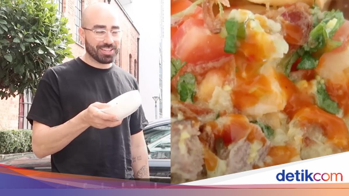 Cicip Soto Betawi, Chef Bule Ini Terpikat dengan Rasanya!