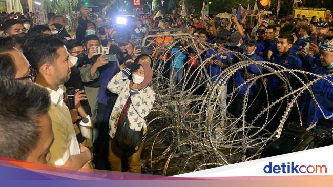 Wagub Emil Temui Ribuan Pendemo, Janji Perjuangkan Aspirasi Buruh