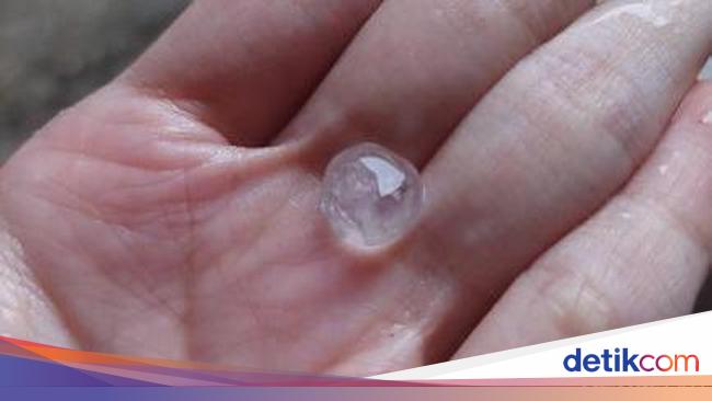 BMKG Jelaskan soal Heboh Fenomena Hujan Es di Solo BMKG Jelaskan soal Heboh Fenomena Hujan Es di Solo