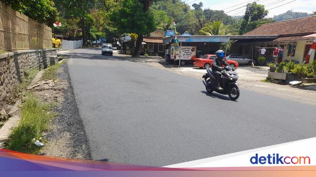 Dikeluhkan Warga, Jalan Raya Sumedang-Cirebon Kini Tak Berlubang Lagi Dikeluhkan Warga, Jalan Raya Sumedang-Cirebon Kini Tak Berlubang Lagi