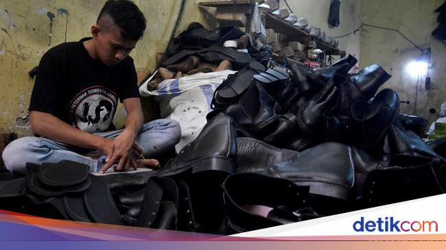 Produksi Sepatu Cibaduyut yang Perlahan Bangkit