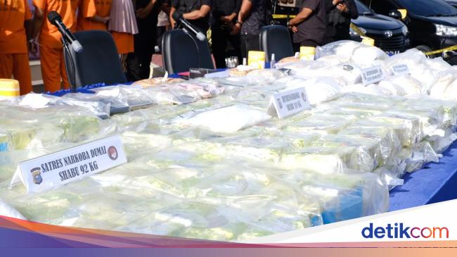Polda Riau Bekuk 16 Tersangka Kasus Narkoba 203 Kg Sabu Disita