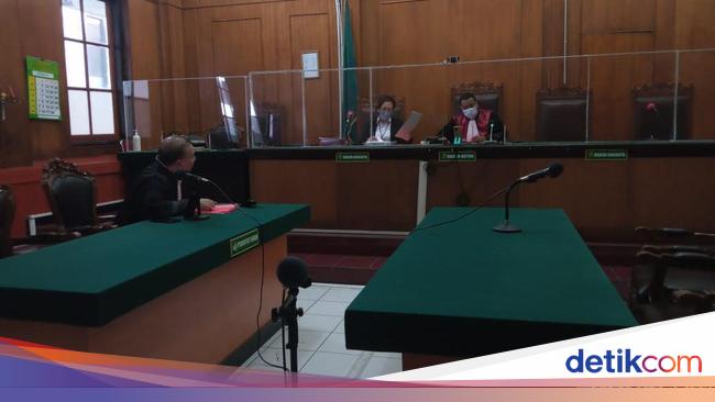 Gagal Bercinta hingga Diusir karena 'Loyo', Pria Ini Curi HP Wanita Open BO