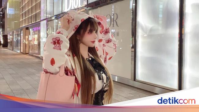 Kisah Wanita Terobsesi Jadi Boneka Prancis, Operasi Payudara Sampai Ukuran M