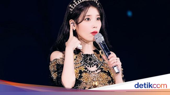 10 Gaya Mewah IU di Konser The Golden Hour, Bak Princess Hingga Ala Militer