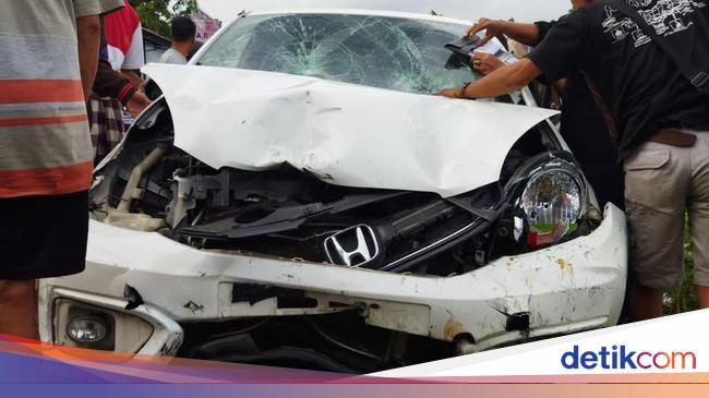 Penampakan Mobil-Sejumlah Motor yang Terlibat Tabrak Lari di Bantul Penampakan Mobil-Sejumlah Motor yang Terlibat Tabrak Lari di Bantul